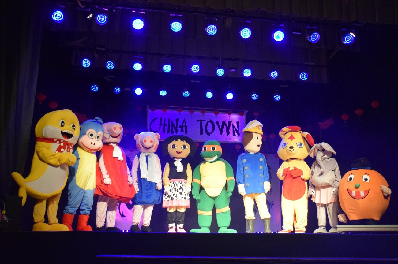 Uz pašmāju šovu “KANDAVNIEKS DZIED MASKĀ” un humoršovu “KANDAVA THE ...